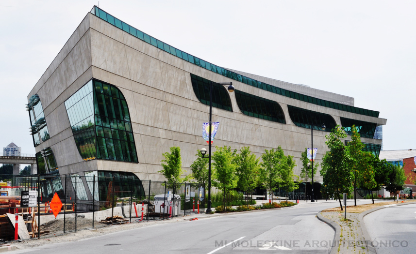 MY ARCHITECTURAL MOLESKINE®: SURREY CENTRAL LIBRARY, CANADA.