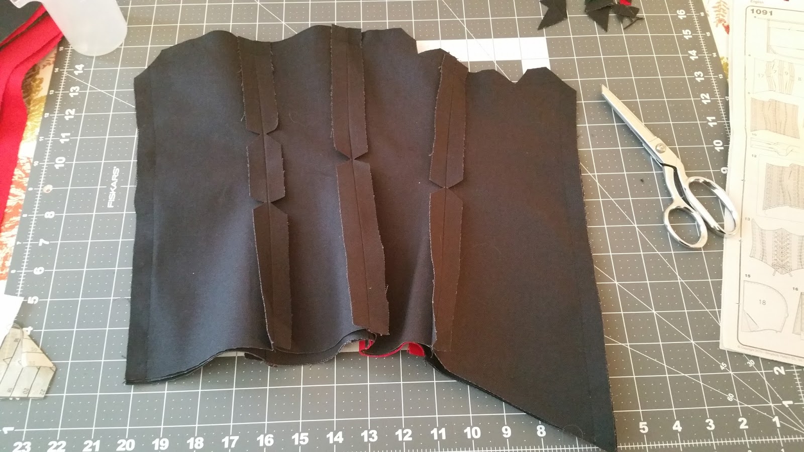 Danielle Sews: Simplicity 1091 - Harley Quinn Corset