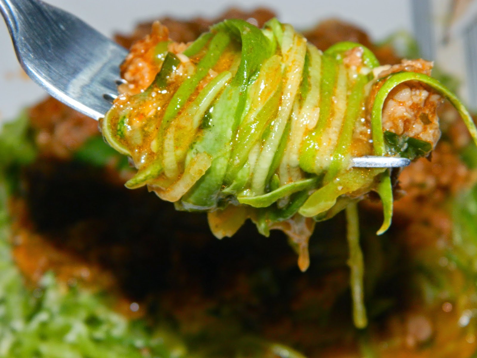 Varrendo o Prato!: Macarrão de Legumes ao Molho Funghi