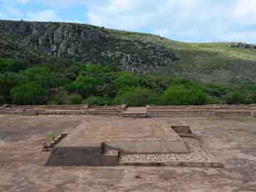 ZONA ARQUEOLÓGICA: EL CÓPORO
