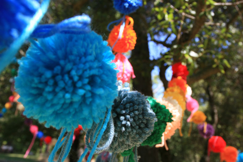 Delightfully Chic: DIY Pom Poms