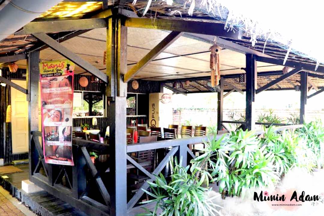 THE HUT, SERKAM - KAMPUNG STYLE CHALET | Mimin Adam