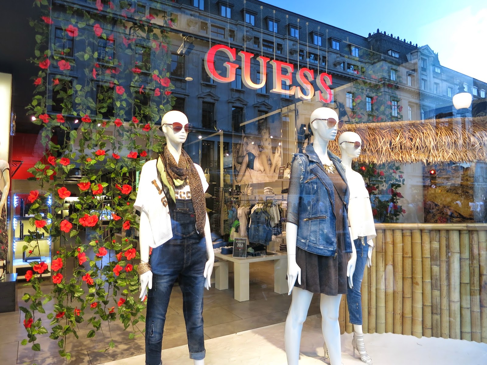 RetailStoreWindows.com: Guess, London