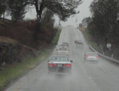 Teknik Mengerem di Jalan Basah ~ WorldRacing