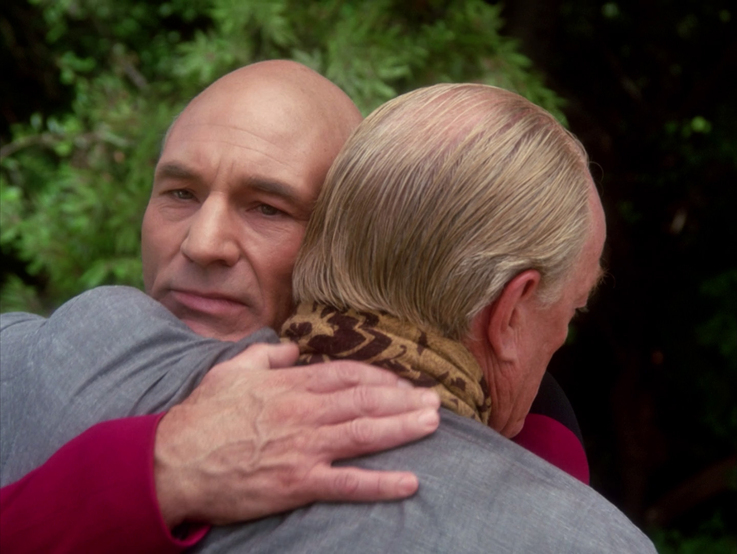 Doux Reviews: Star Trek The Next Generation: Family