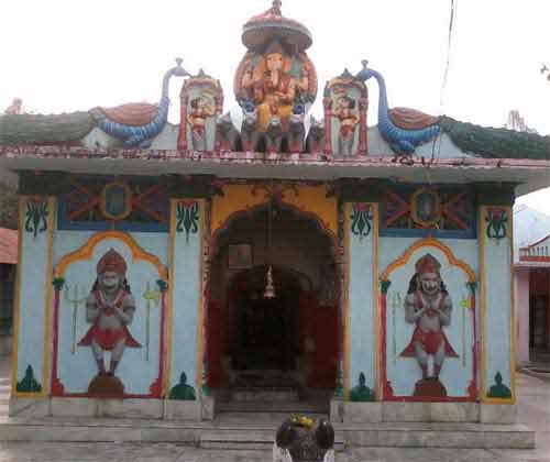 Mandhata Baba Temple near Sambalpur in Orissa protects and worships ...