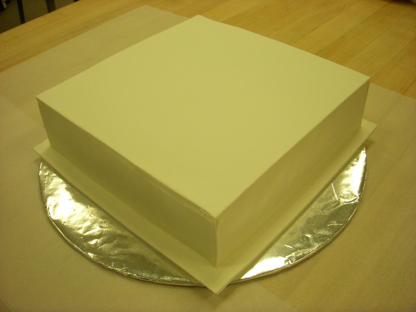 Live Well, Eat Often, Snack Much: Pastillage Centerpiece