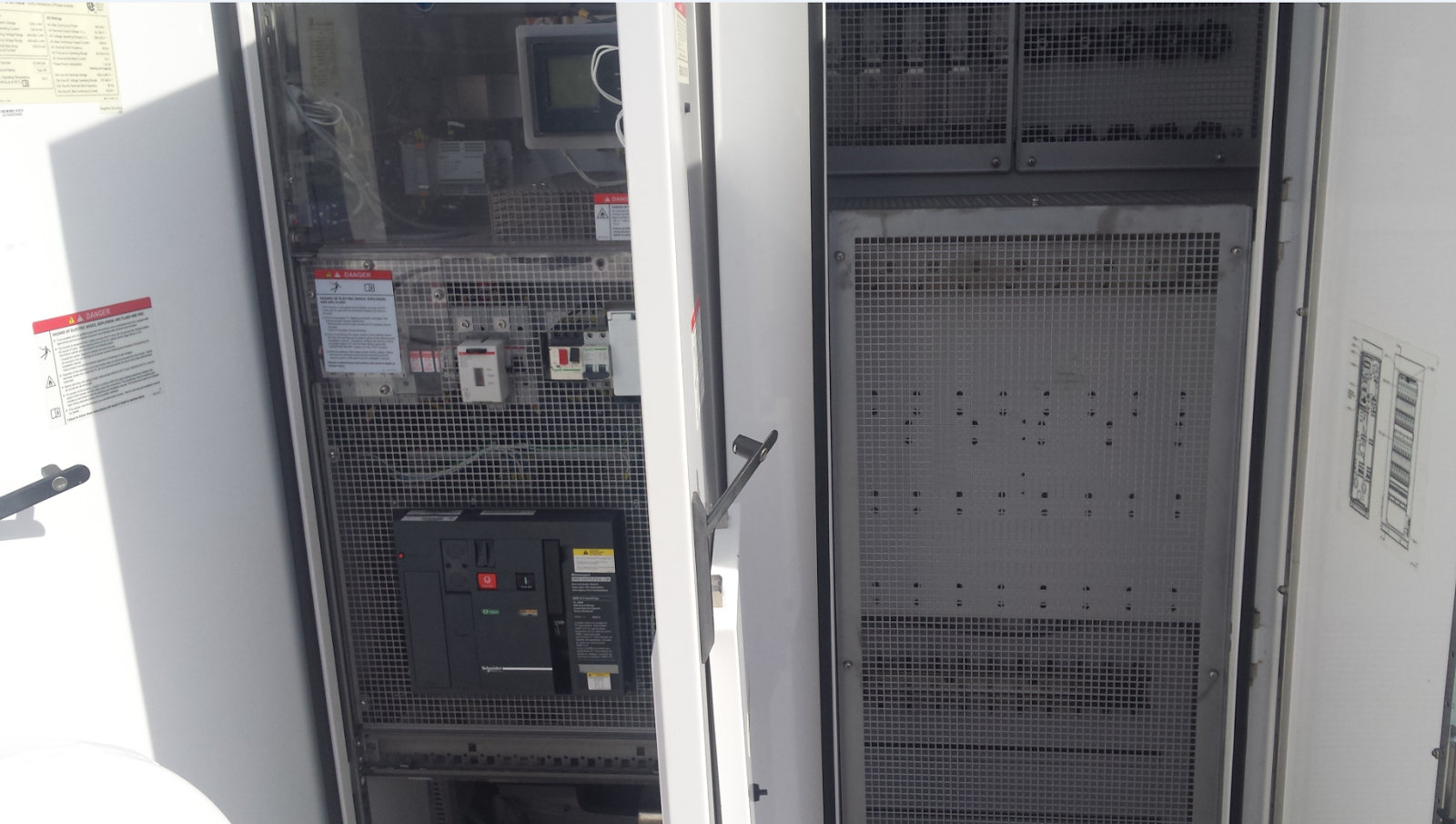 irGRiD: Schneider Conext Core XC540-NA Grid Tie Photovoltaic Inverter ...