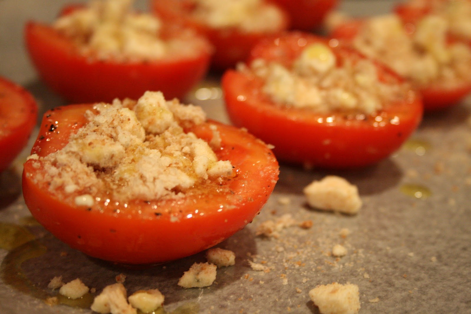 Things I Like To Make: Roasted Tomatoes with Garlic, Gargonzola Cheese ...