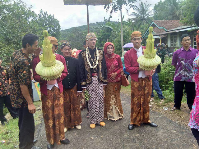 Pengalaman Mistis Karena Lupa Membuang Kembar Mayang Setelah Prosesi ...