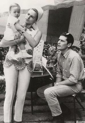 STAR PEOPLE CROWN: ALAIN DELON ,ANTHONY DELON WITH HER HIDDEN DAUGHTER ...