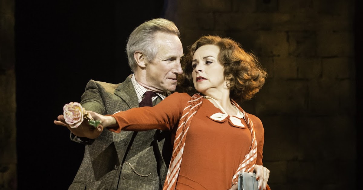 Jonathan Baz Reviews...: A Damsel In Distress - Review