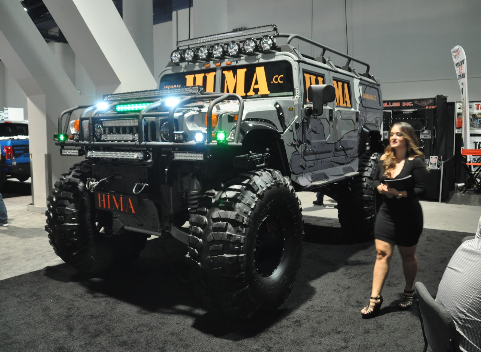 Just A Car Guy: Ridiculously big Hummer