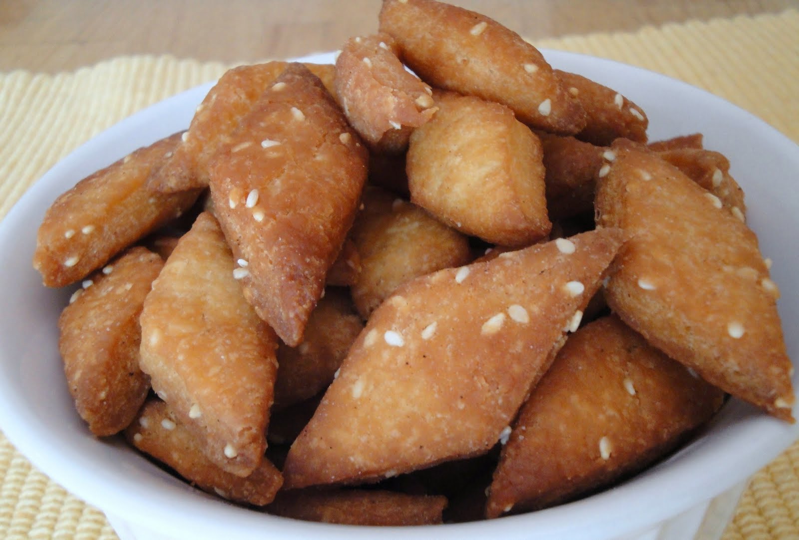 cumin and cardamom: Mithe Shakkarpara ( Sweet, Crispy, Fried Pastry Dough )