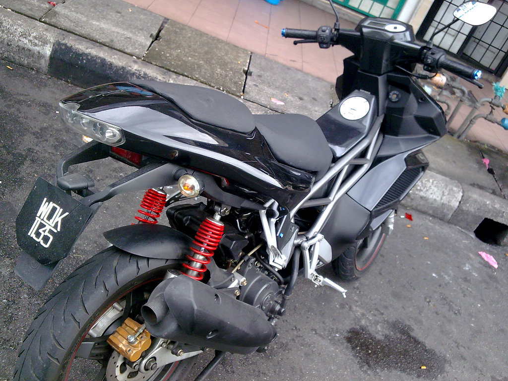 GUNDAM , KAMEN RIDER , KERORO , ULTRAMAN...etc: Naza GTR 150