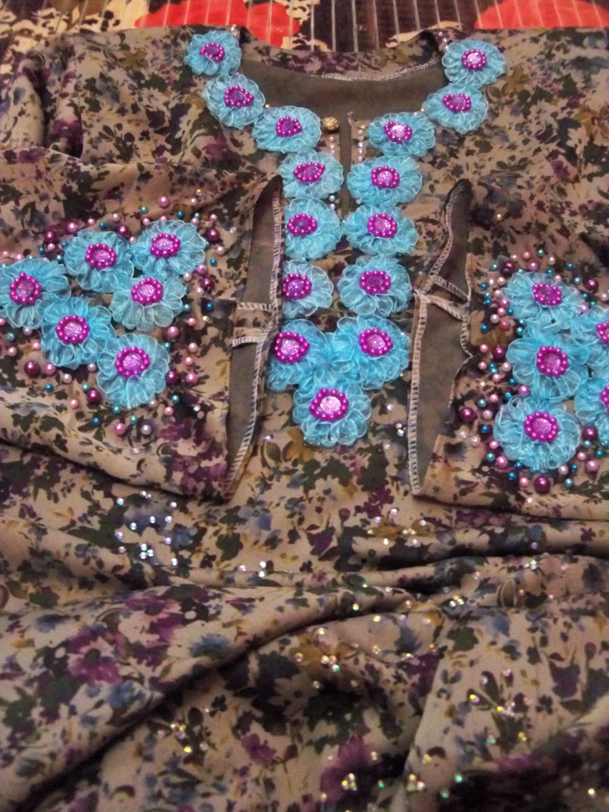 Junn Collections: Jahitan Manik