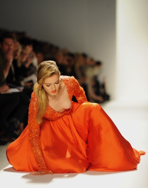 Top 15 Oops Moments on Ramp & Fashion Show ~ Hot n sexy Actress