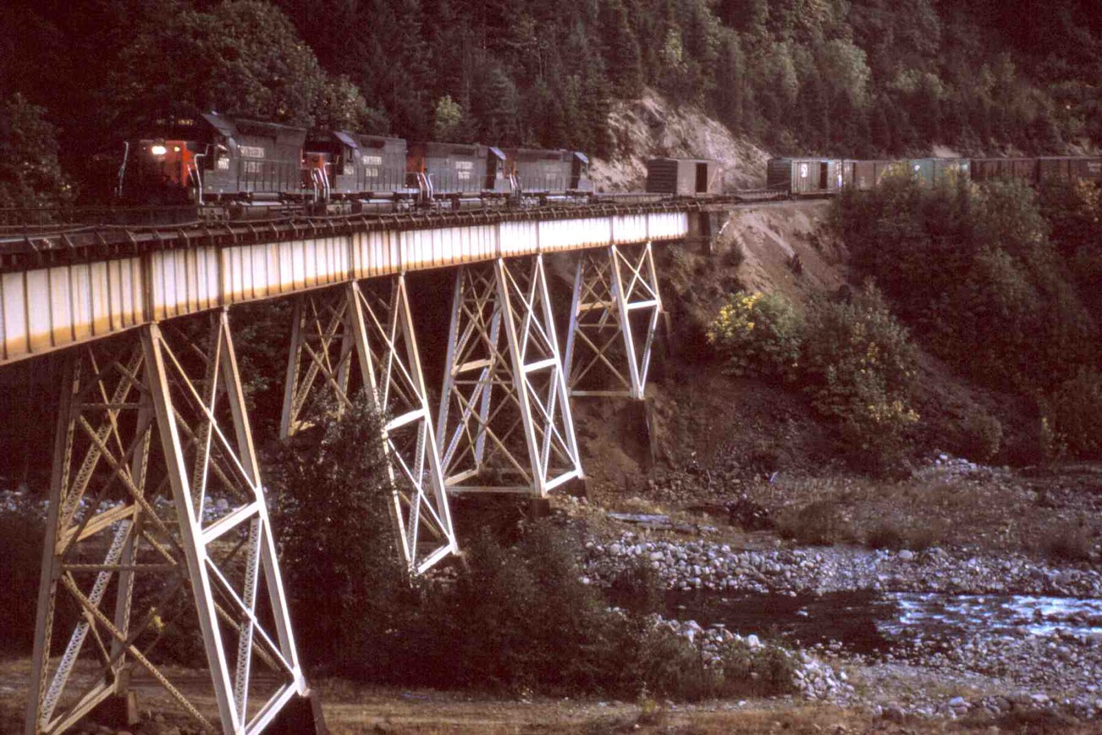 Southern Pacific Cascade Line: SALT CREEK TRESTLE – 1 -- GIRDERS