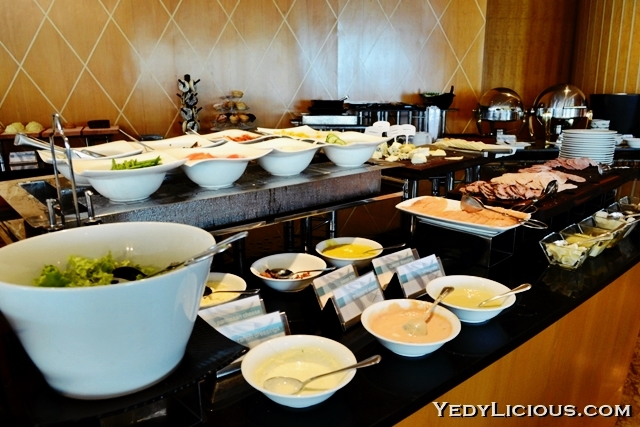 Breakfast Buffet at Pan Pacific Manila Hotel | YedyLicious Manila Food ...
