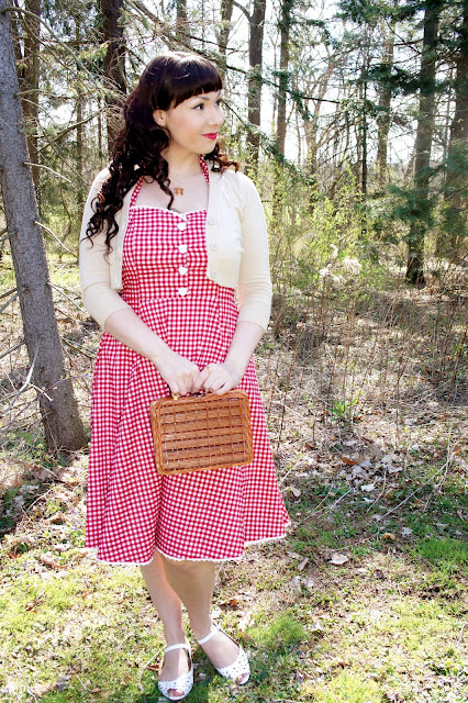 The Soubrette Brunette A Pin Up Picnic