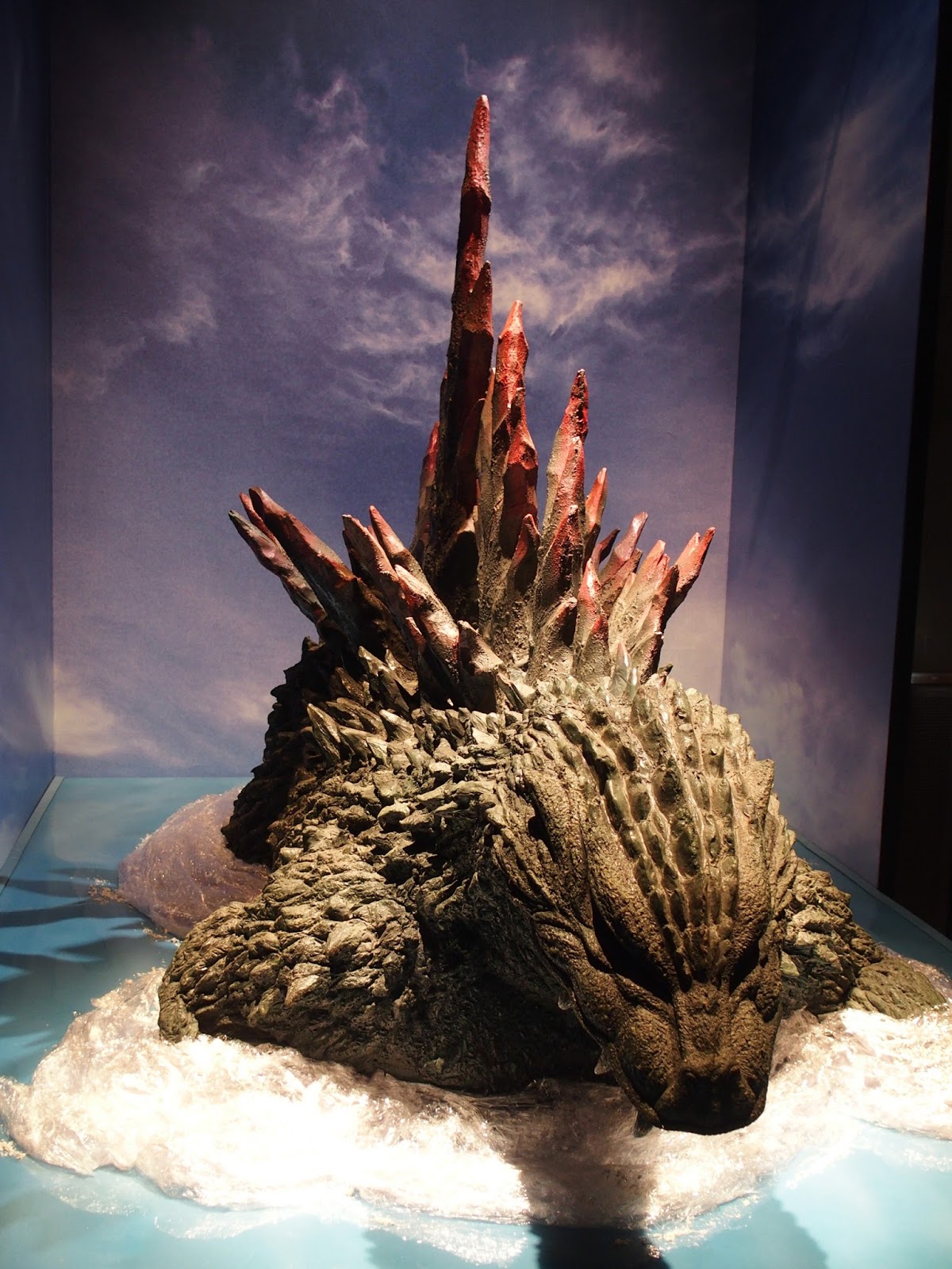 Sidelong Glances of a Pigeon Kicker: GODZILLA TOKUSATSU IN YOKOHAMA ...