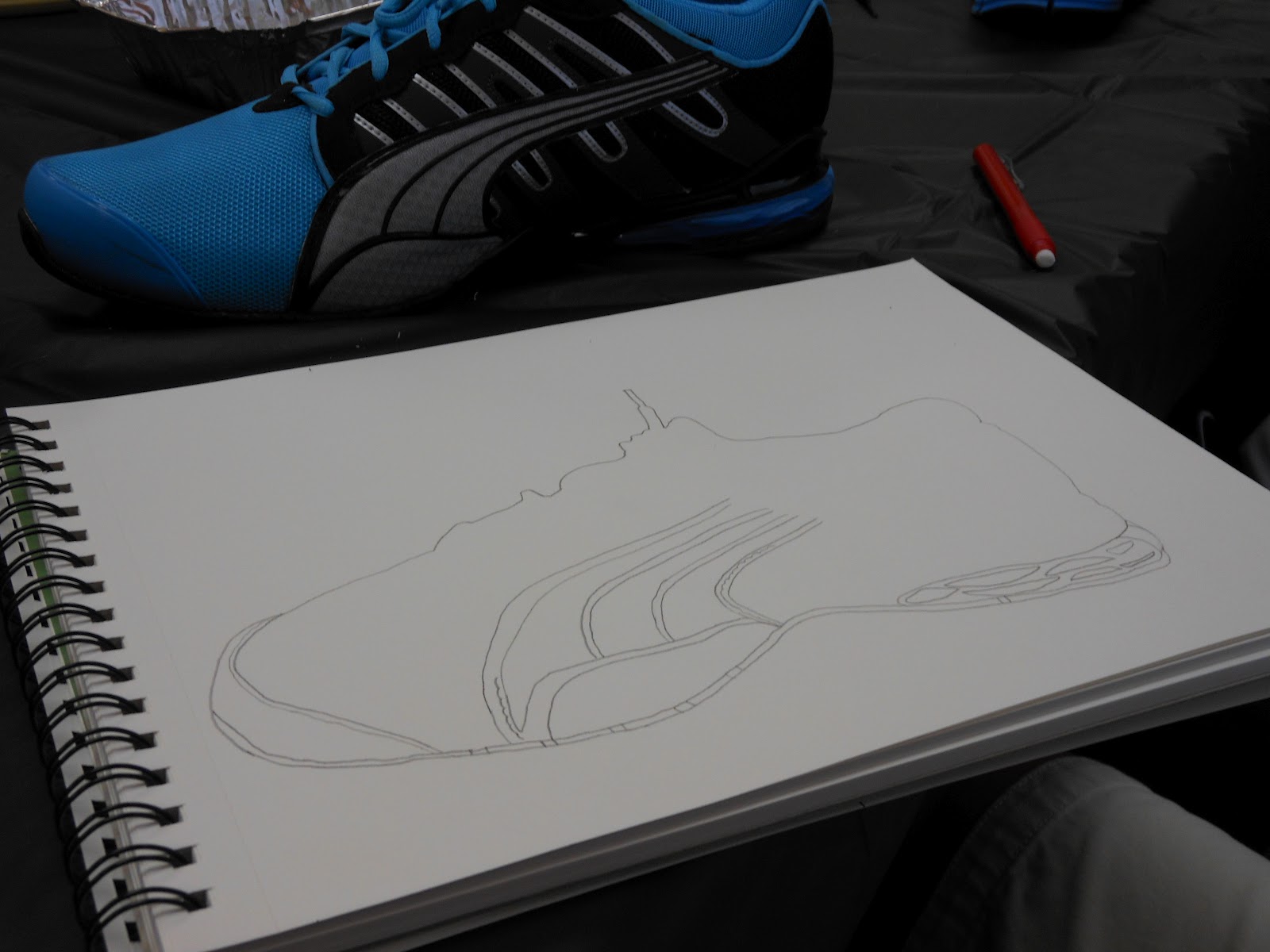 Art to Go: Shoe Contour Line Drawings