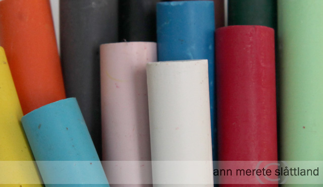 Med blanke ark og fargestifter — KREATIV-I-TET