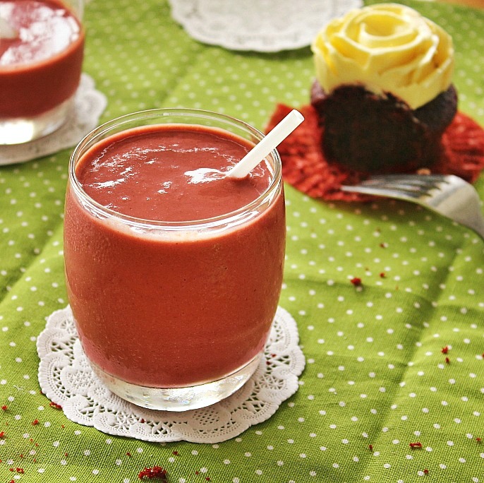 Food Wanderings : Healthy Red Velvet Cheesecake Smoothie