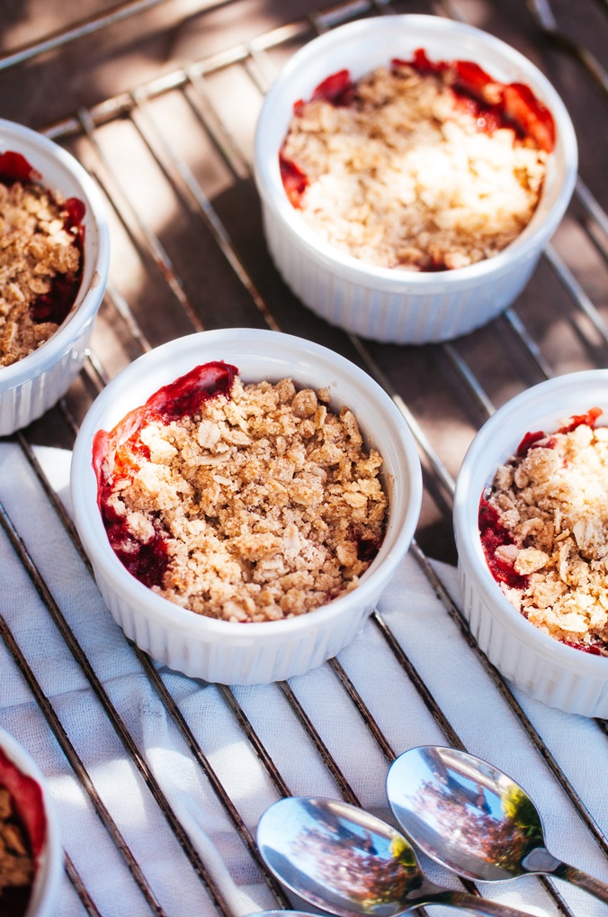 Roses in the Oven: Strawberry amaretto crumble pots (v + gf)