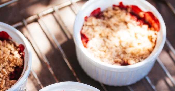 Roses in the Oven: Strawberry amaretto crumble pots (v + gf)