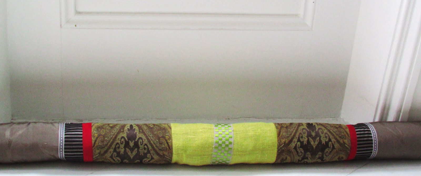 Gina Take a Bow: MAKE AN UPCYCLED DRAUGHT EXCLUDER