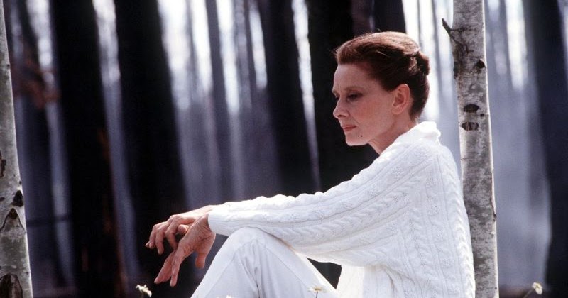 18 Beautiful Photos of Audrey Hepburn in Her Last Movie "Always", 1989 ...