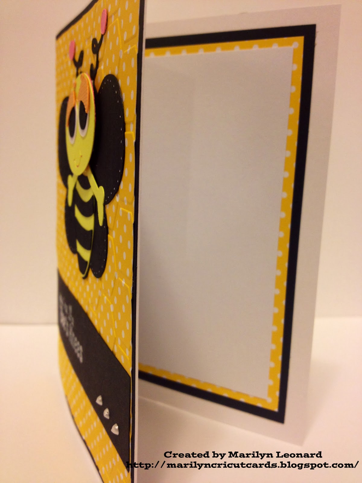 ~ Marilyn's Cricut Cards ~: Bumble Bee Card