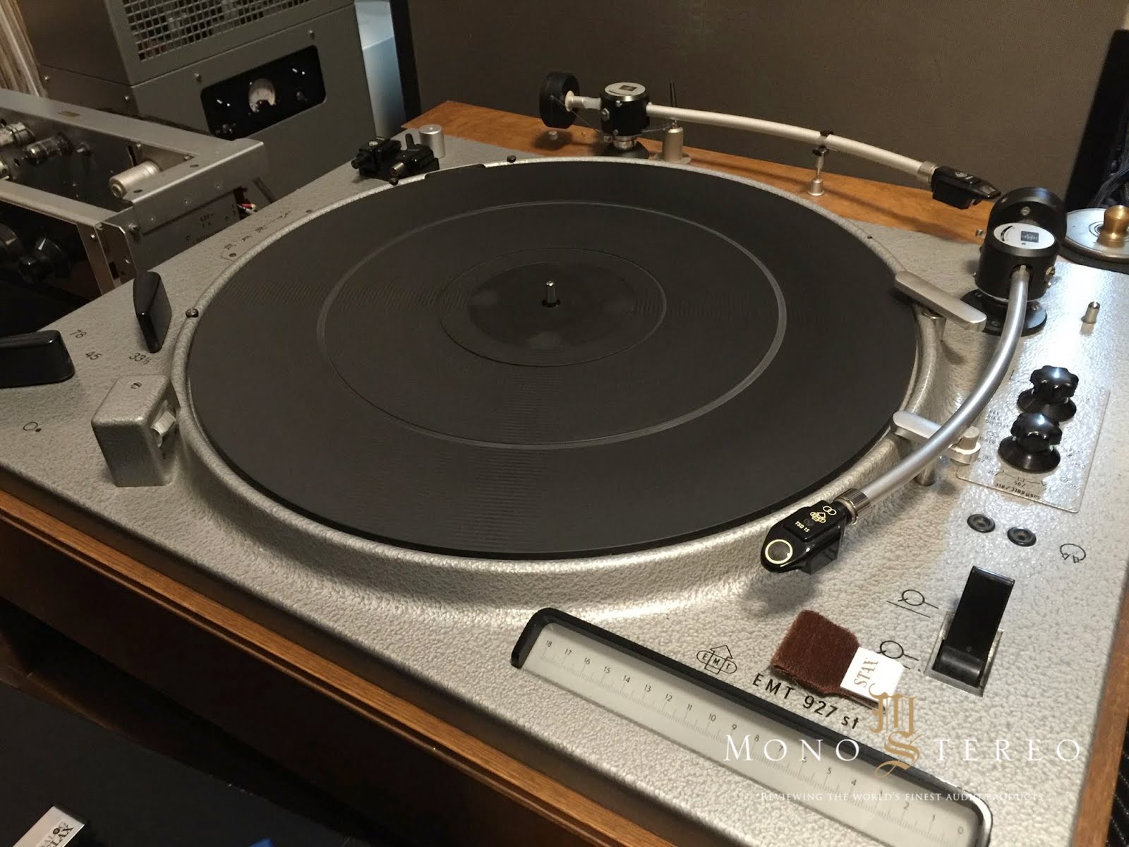 DS Master 1 in a very special analog company – Ultimate High-Fidelity