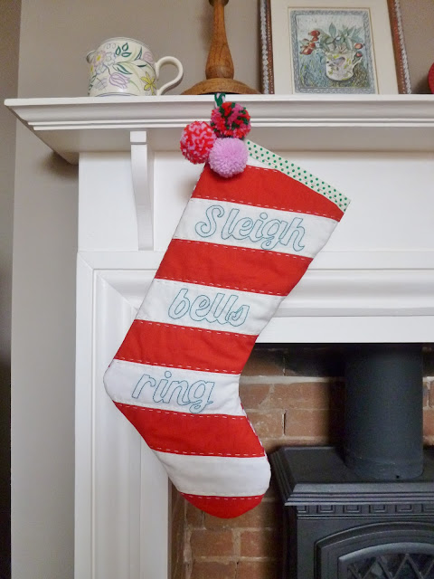 selfsewn: Christmas stocking embroidered label tutorial