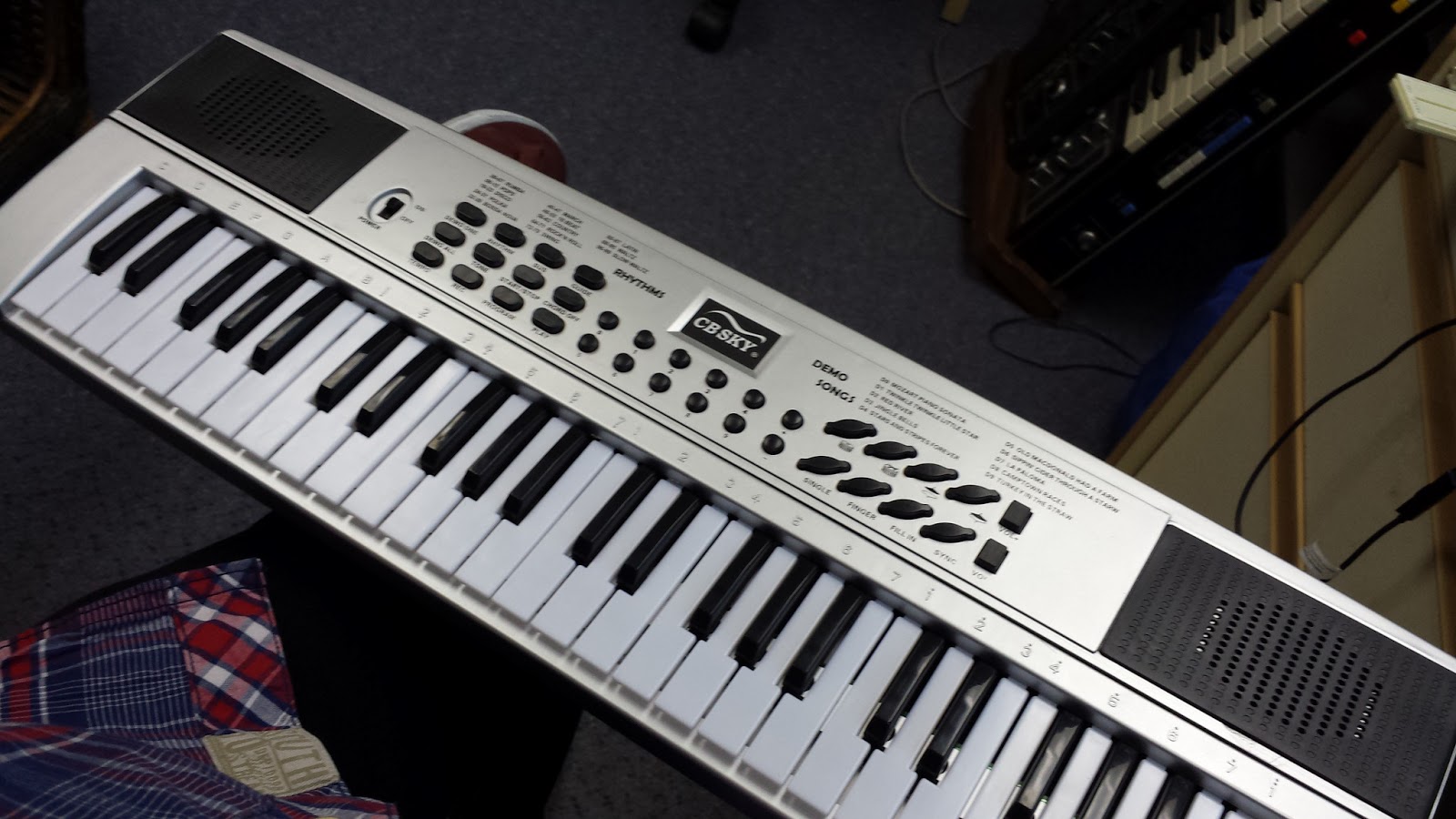 little-scale: Circuit Bending Basics 8: Independent Multi Button Triggering