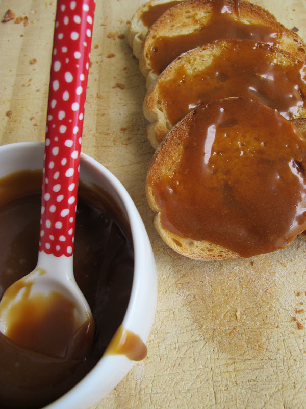 Morsels and Musings: dibis w'rashi (iraqi date & tahini spread)