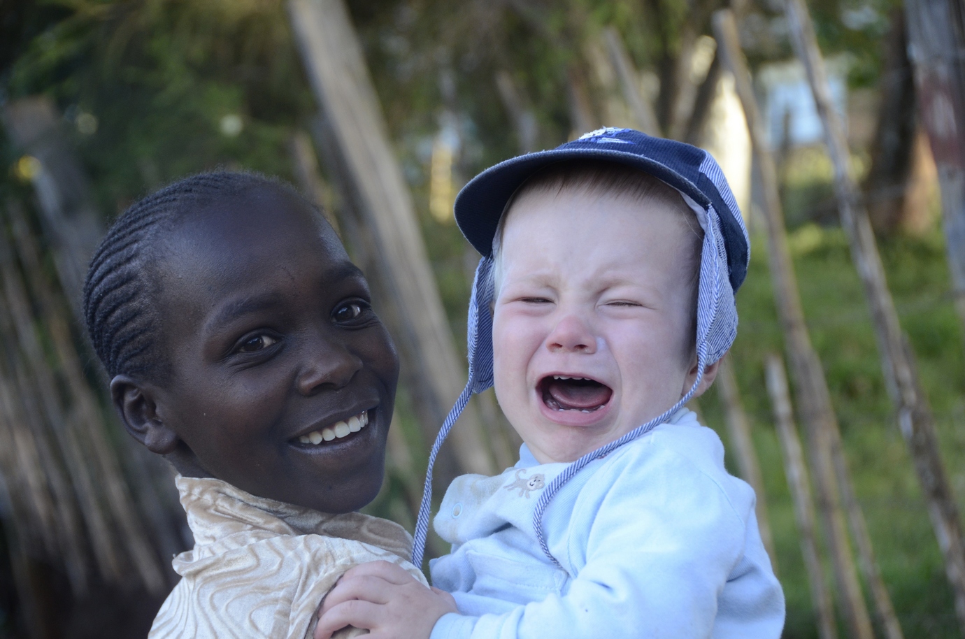 akadeemiline: Aafrikas kui kõnnid siis on reegel, tänaval sul vastu ...