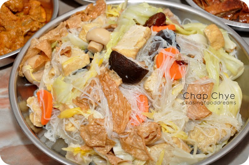 CHASING FOOD DREAMS: Chinese New Year 2013: My First Meal of the Lunar ...