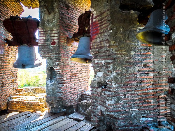 Ilocos Sur: Bantay Church & Bell Tower - Traveling by default.