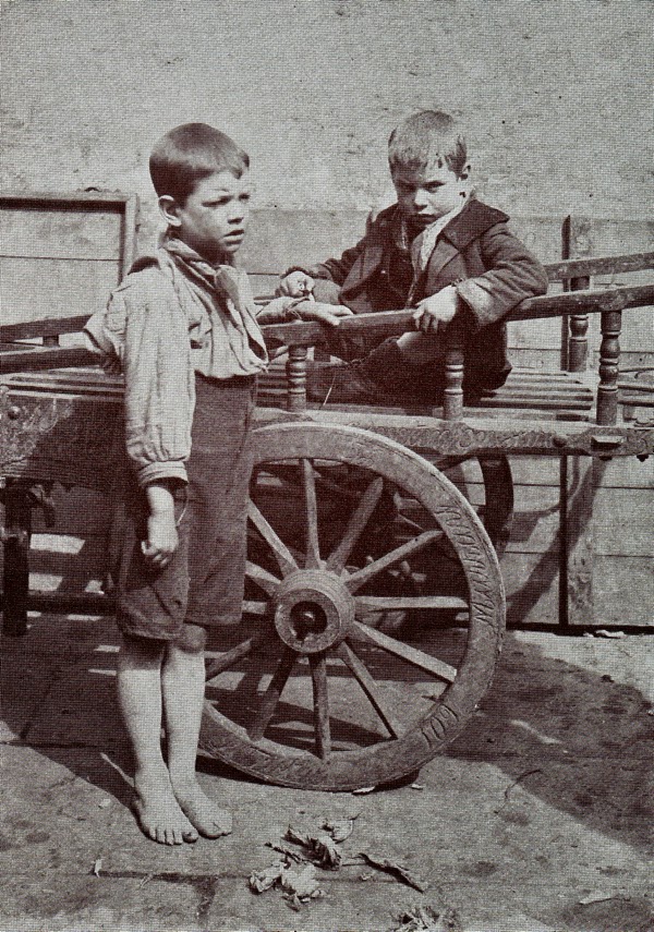 i love historical clothing: Spitalfields children by Horace Warner