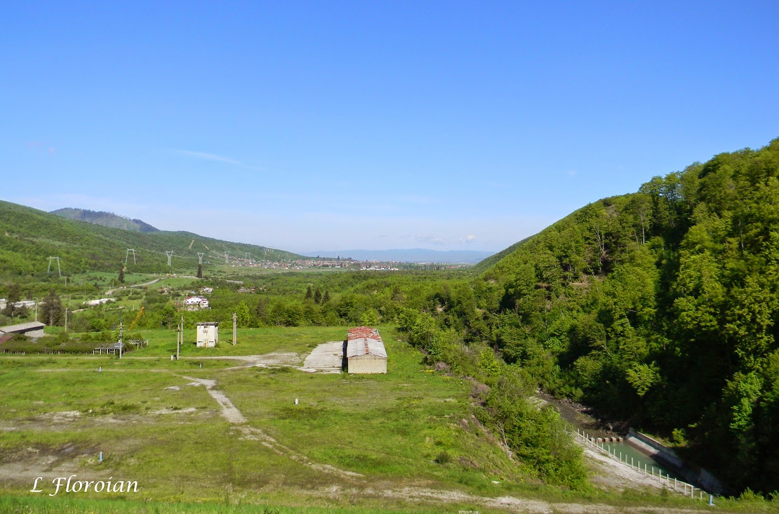 Blog de Calatorii si Drumetii Montane.: Drumetie pe dealurile de langa ...