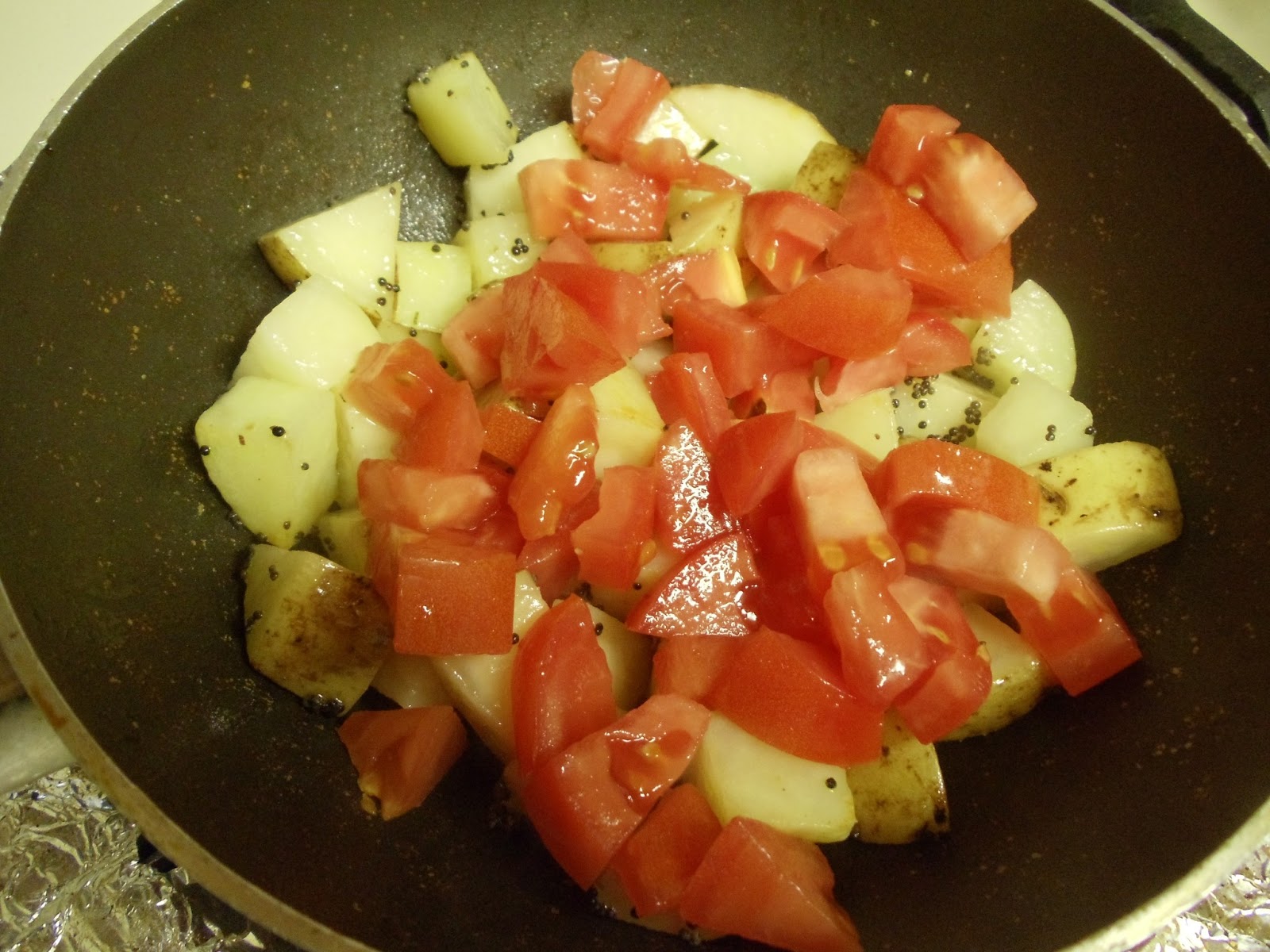 Lakshmi Canteen: Batate Vaagu (Spicy Potato Curry)