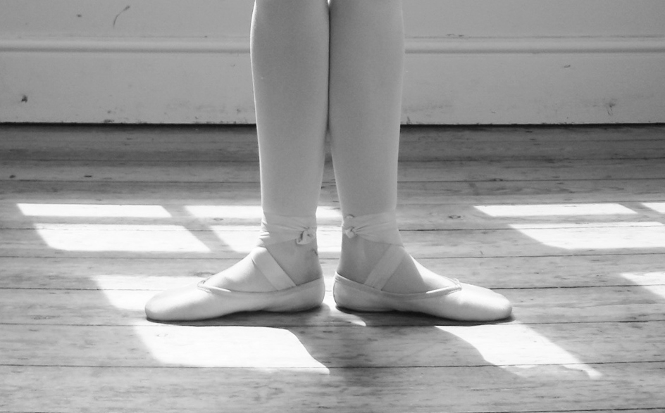 Basic foot positions - BalletAlways