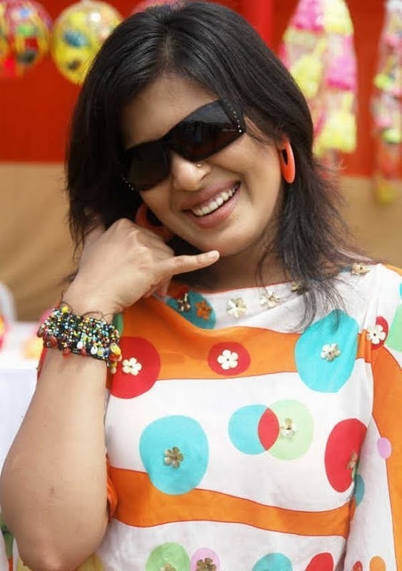 HOLLYWOOD RISING STAR: Bangladeshi Hot Actress Tinni Wallpapers