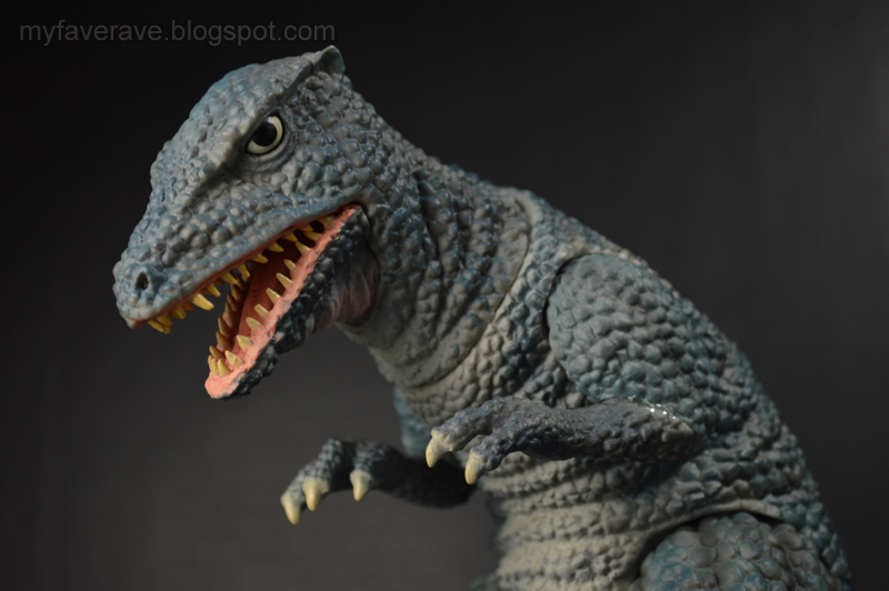 The Rave Corner: Marmit Gorosaurus Pre-Painted Build Up Model Review