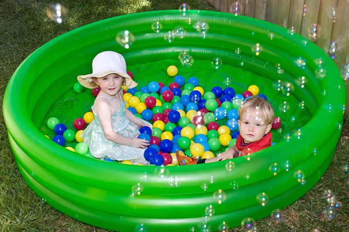 the cul-de-sac: Bubbles, Balls, and Balloons Party