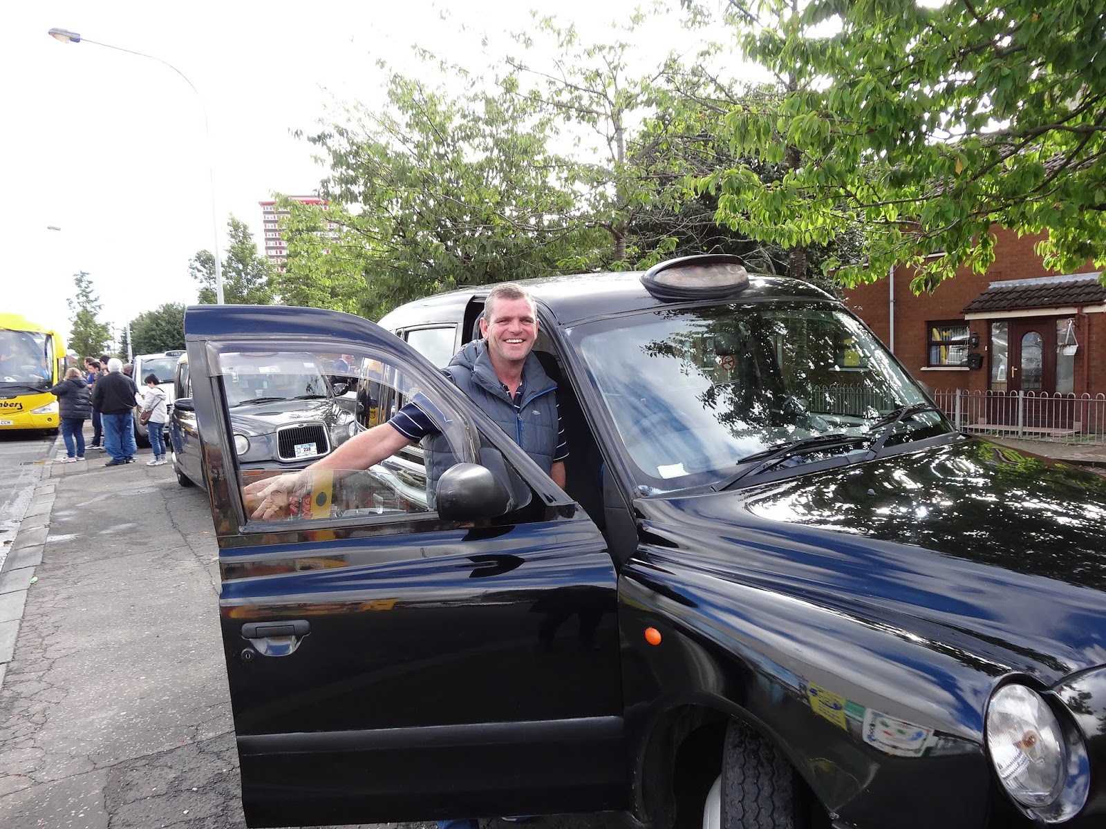 Happy in Hainesport: Belfast, Northern Ireland - Black Taxi Tour