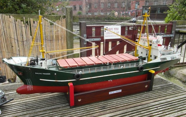 Etherow Model Boat club: New builds at the lake.