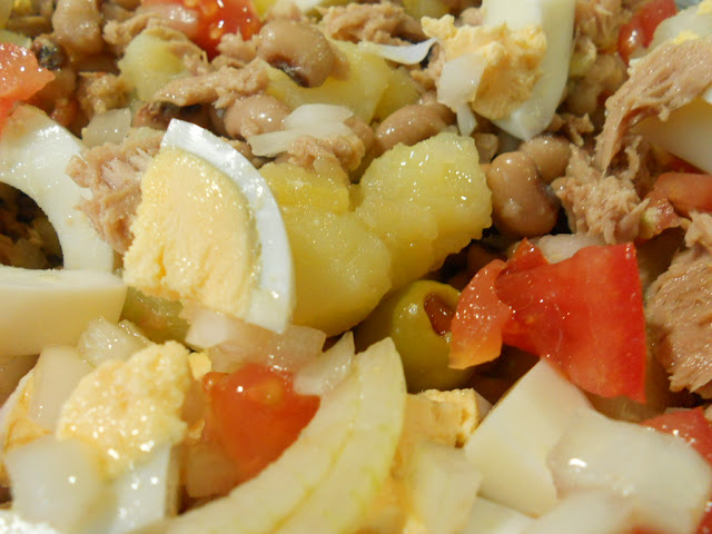 Tachos e Panelas: Salada de feijão frade e atum